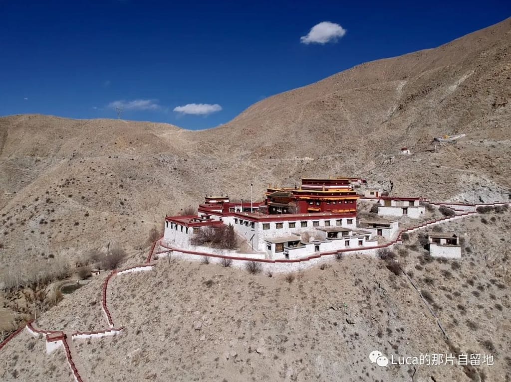 Exploring the Mizhu Tongmenlin Temple and the Bon Religion in Lhasa